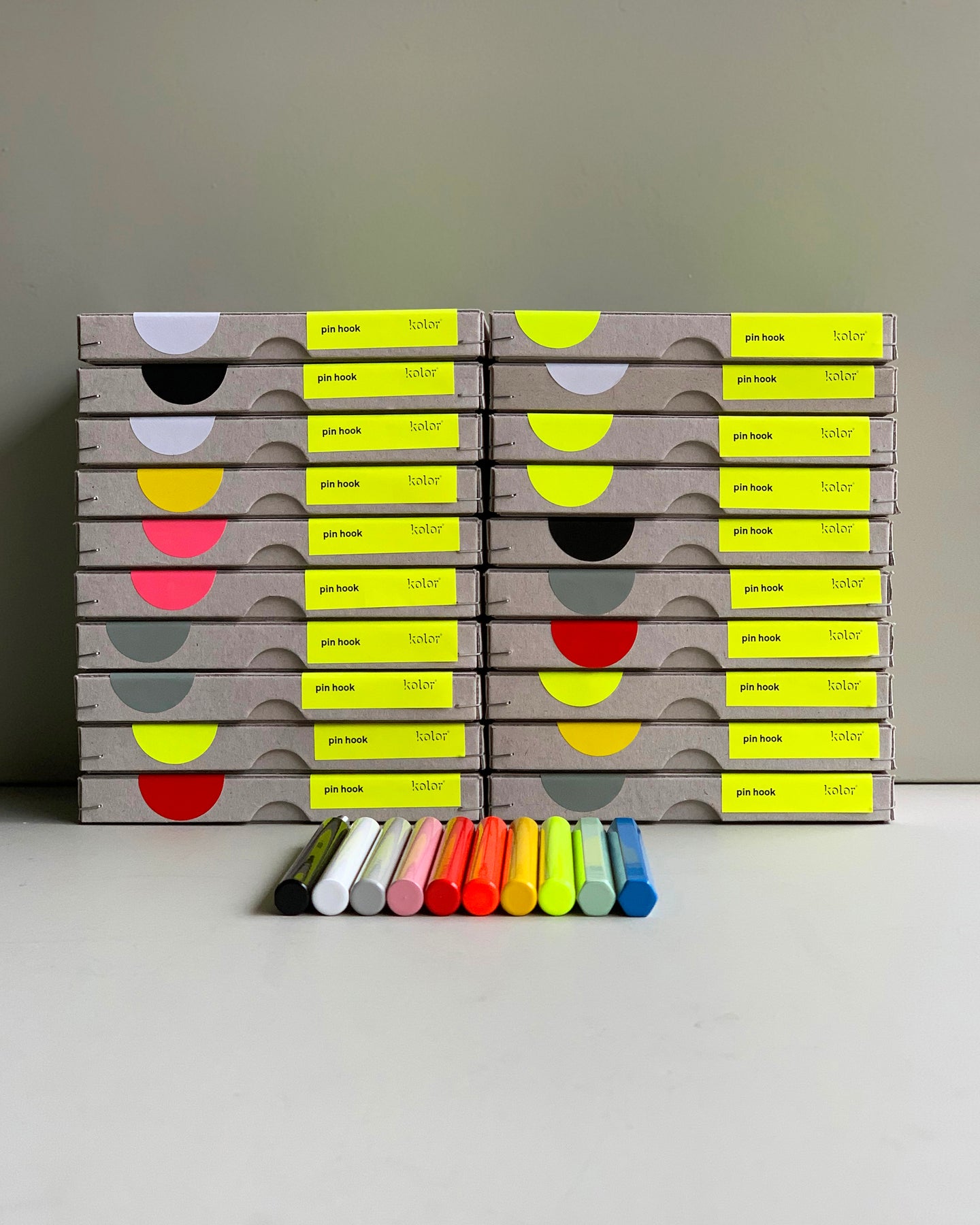 bundle 02 / 5 pin hooks of your choice – kolor.de